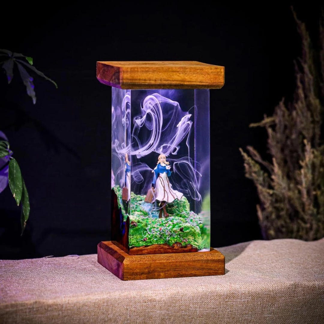 Vi.o/let Ev/er.garde.n Night Lamp Anime Epoxy Lamp Handmade From Wood ...