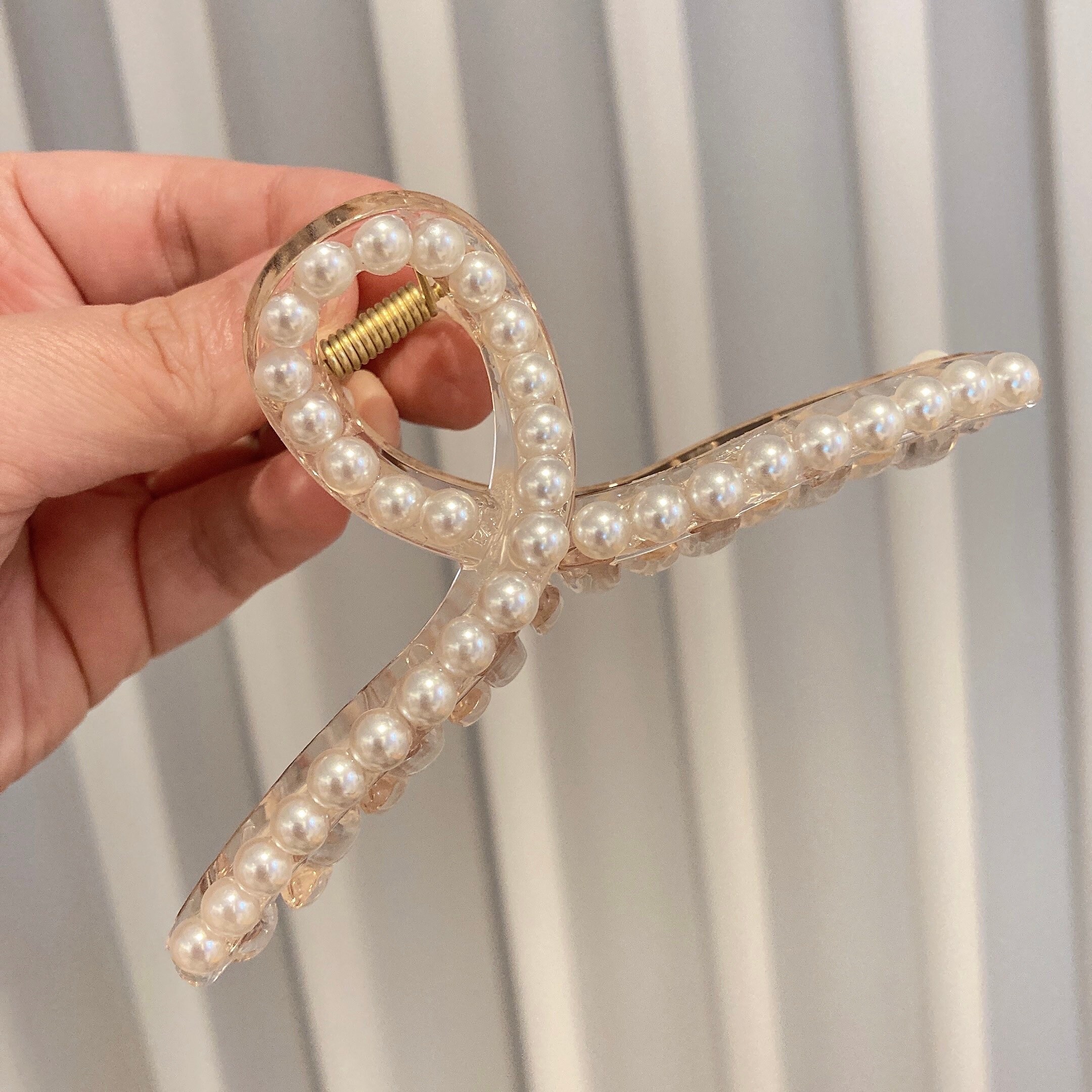 Pearl decorated large hair claw clip for updo hair Quality - Etsy Nederland