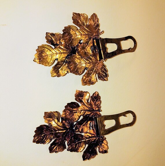 Turquoise Art Glass Dress Clips, Leaf Pattern - Gem