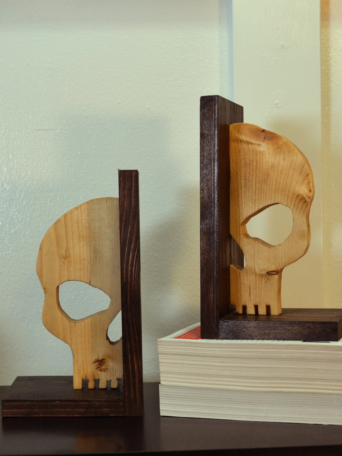 Skull Bookends for Men, Dark Academia Office Decor, Goth Gifts for Him ...