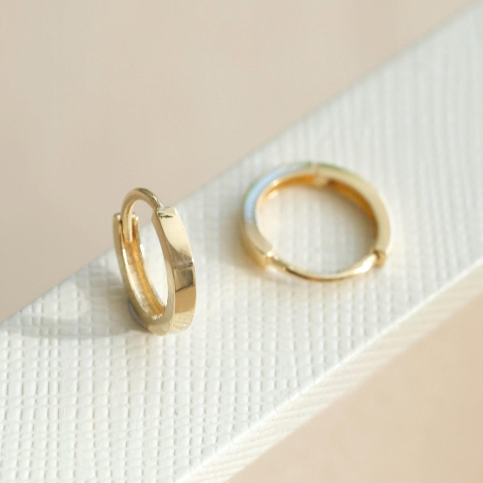 14K Solid Gold Plain Hoop Earring, Gold Hoop Earring, Small Plain ...
