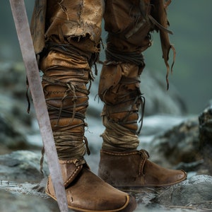 Richly-hued Medieval Boots - Men and Women- Handcrafted Leather Shoes ...