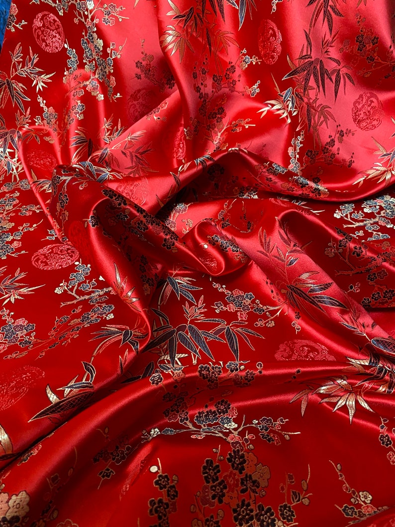 Tissu brocart satiné rouge avec imprimé floral chinois 47" de large ...