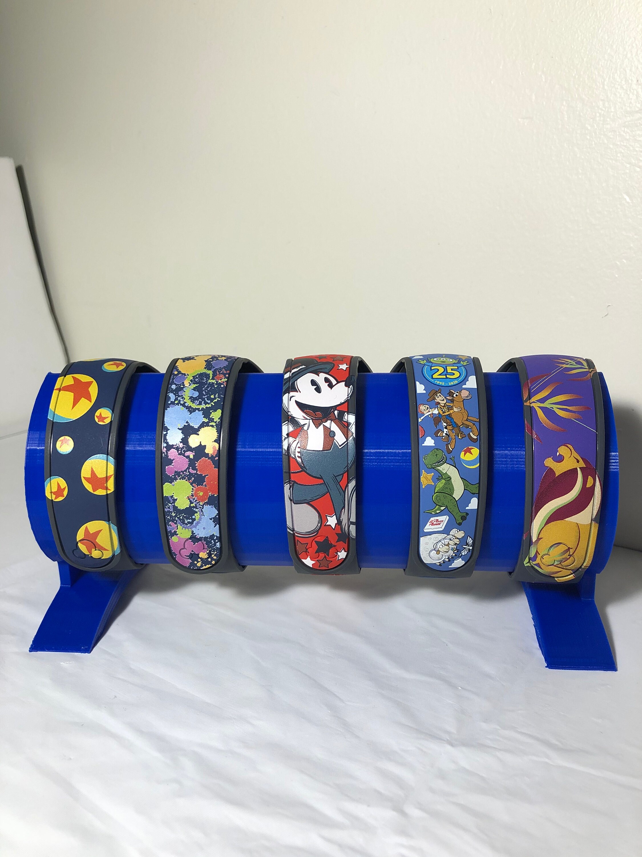 Multi Magicband Display Holder *option 1 Characters* Double Sided 3D ...