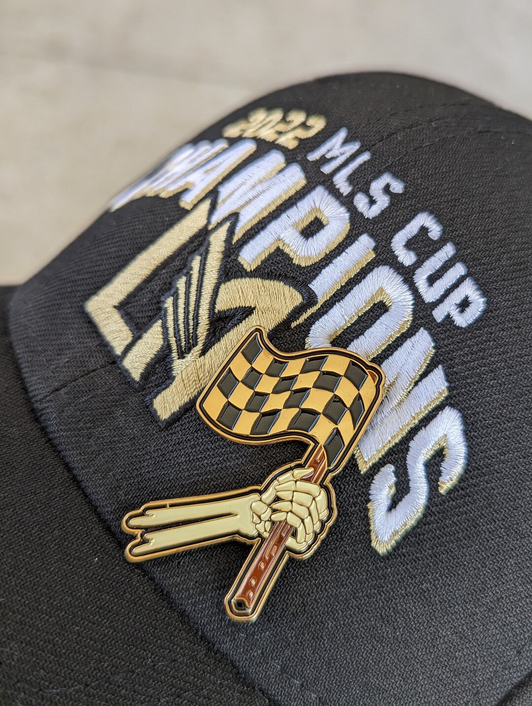 LAFC Pin Flag Supporter Black Gold Jacket Vest Hat Shirt Scarf Los ...