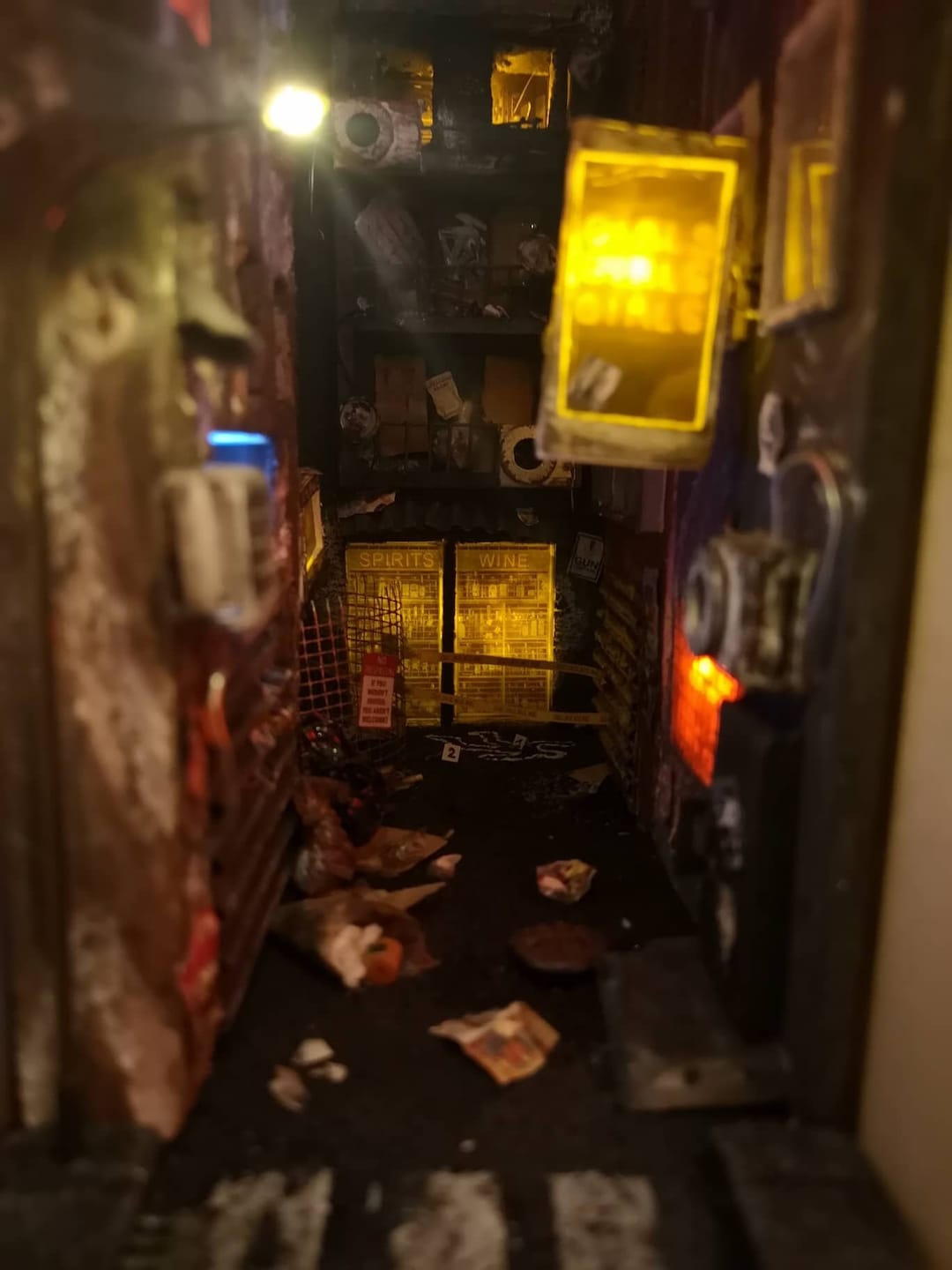 Crime Scene / Dark Alley Book Nook - Etsy
