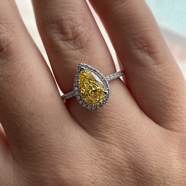 Canary Diamond Ring - Etsy