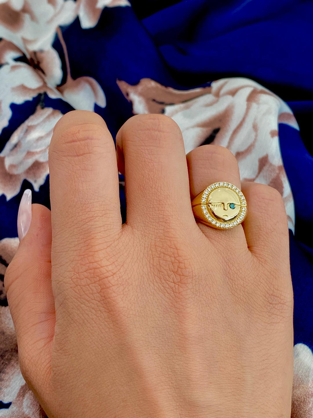 Custom Unisex Signet Winking Smiley Face Emoji Signet Pinky Ring Luxury ...