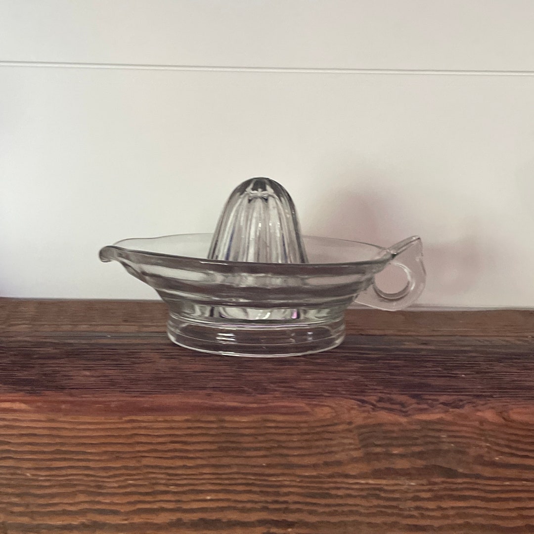 Large Mid Century Glass Citrus Juicer Vintage Reamer With Thumb-hold ...