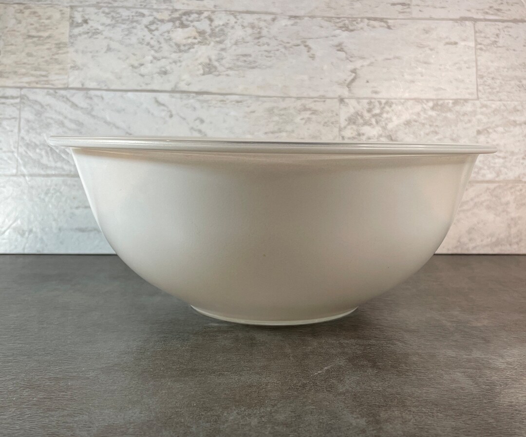 White Pyrex Bowl With Clear Base 325 2.5 L Vintage Pyrex Glass Bakeware ...