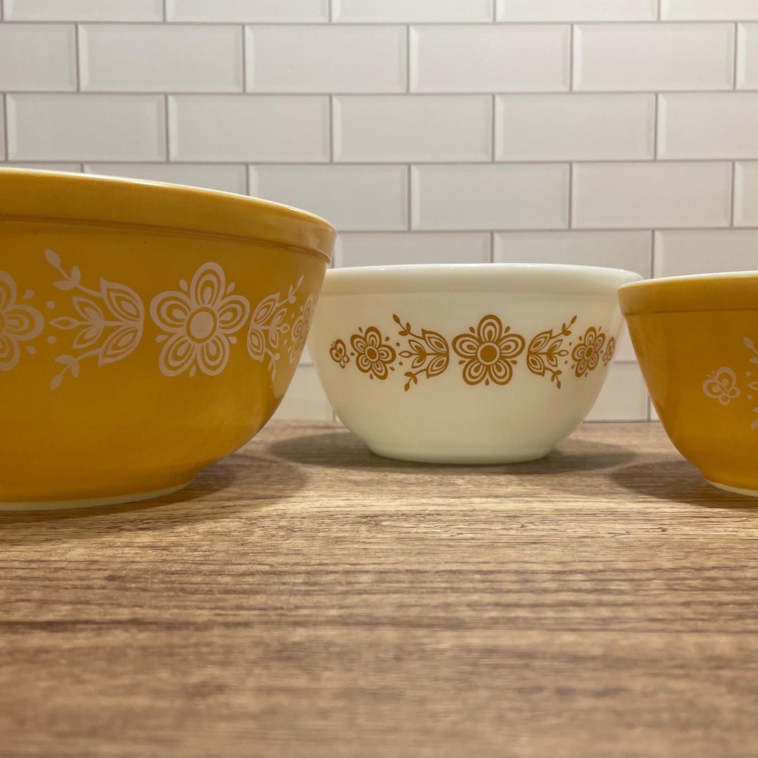 Set of 3 Pyrex Butterfly Gold Nesting Bowl Set Amazing Vintage Pyrex ...