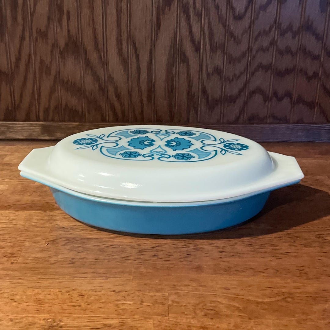1 1/2 Quart Divided Pyrex Horizon Blue Oval Casserole Dish With Lid ...