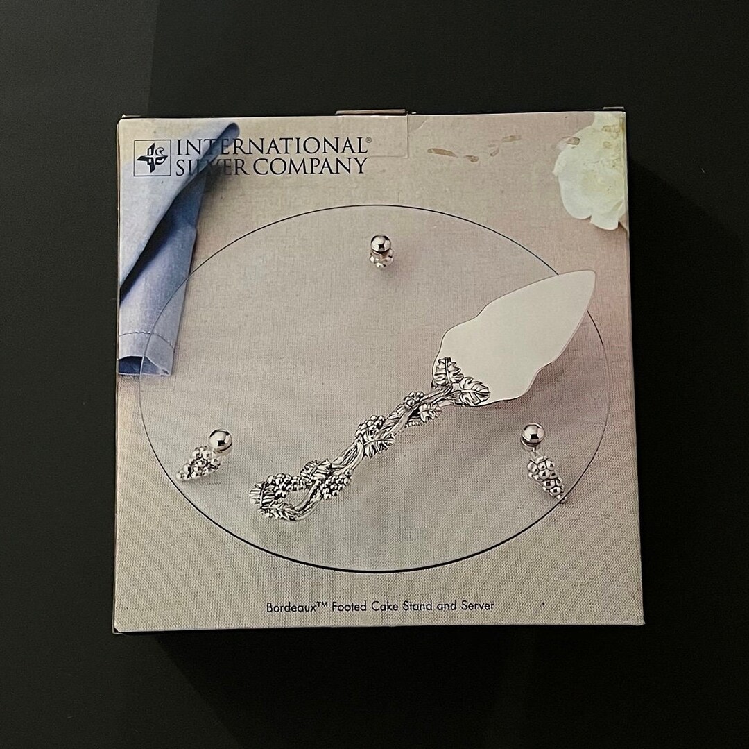 International Silver Crystal Cake Plate With Server - Weddings - Bakery ...