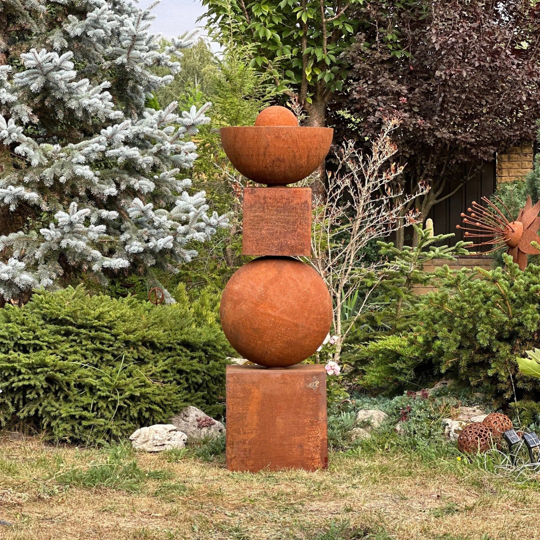Minimalistic Rusty Metal Outdoor Totem Sculpture - Simple Shapes for ...