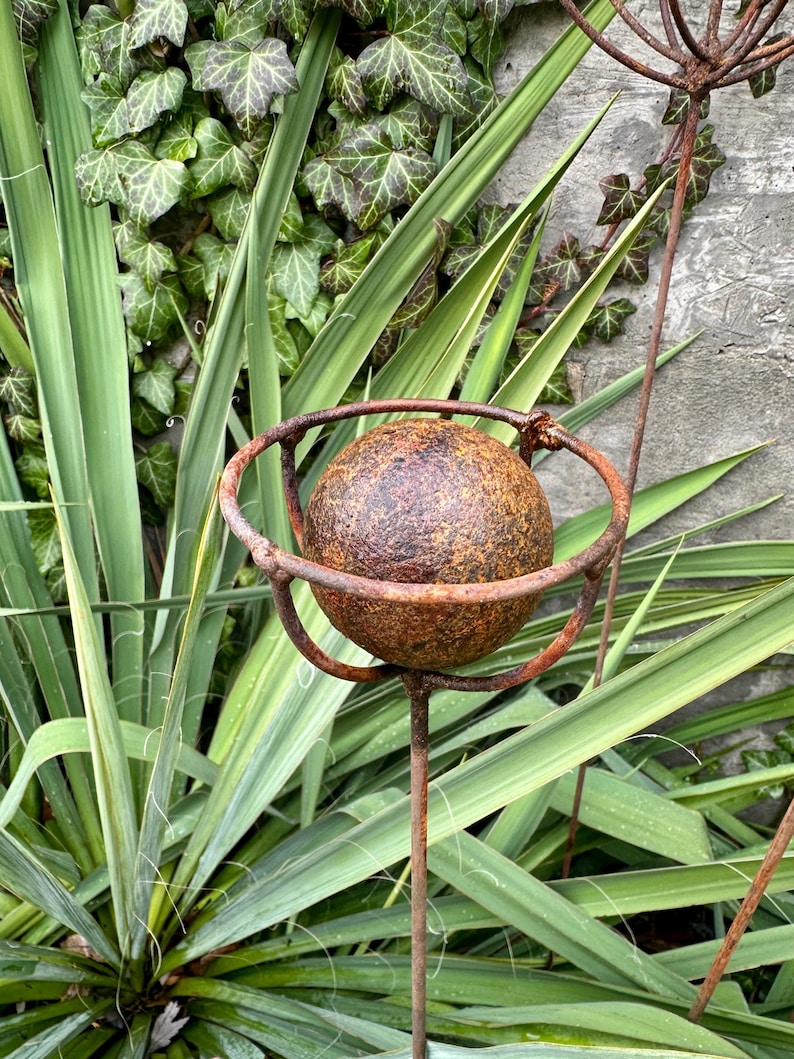 Set of 8 Rustic Metal Flower Sculptures – Handmade Garden Stakes ...