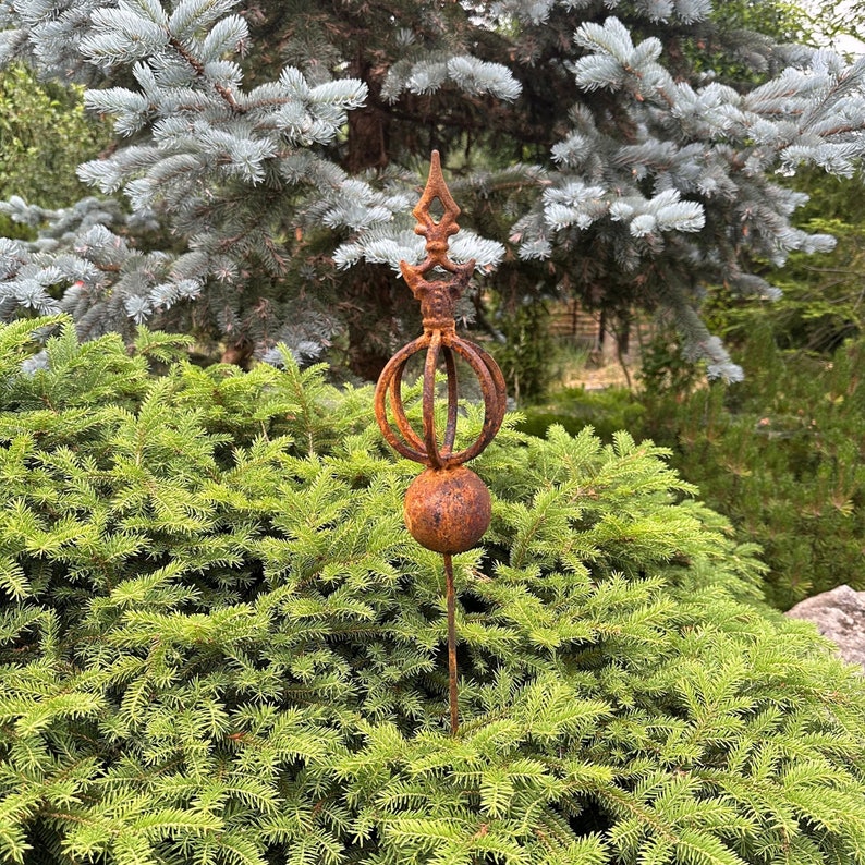 Rusty Metal Garden Finial Stakes, Vintage Yard Art - Etsy