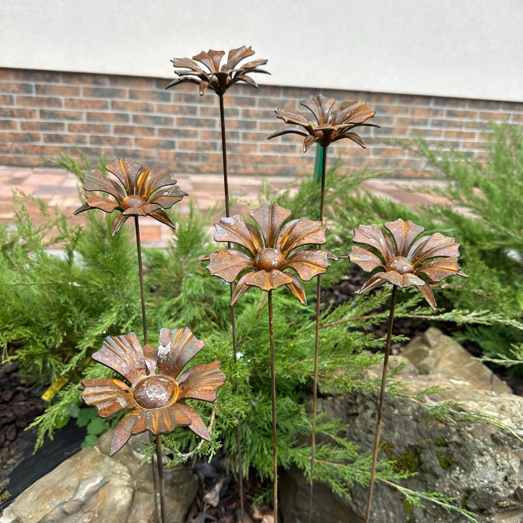 Unique Rusty Metal Flower Garden Stakes, Set of 6 – Outdoor Metal Art ...
