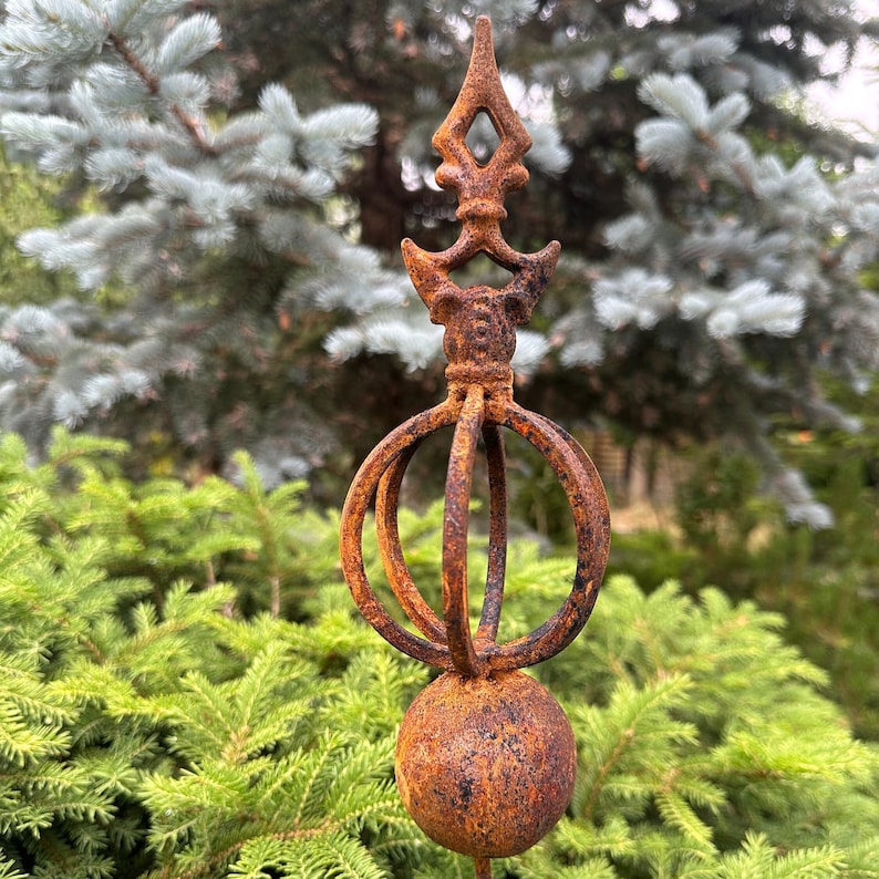 Rusty Metal Garden Finial Stakes, Vintage Yard Art - Etsy
