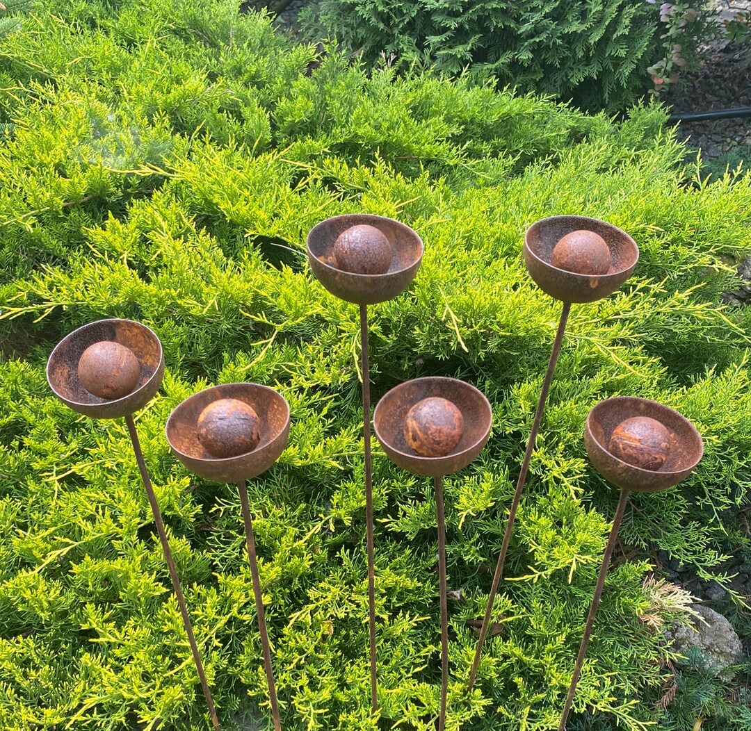 Rusty Flowers Set of 6 Stakes, Metal Garden Decorations, Outdoor Rain ...
