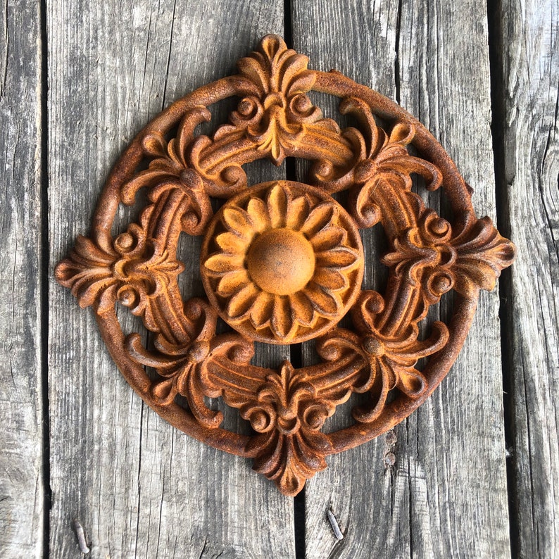 Rusty Metal Wall Hanging Vintage Garden Art Indoor Outdoor Weathered ...