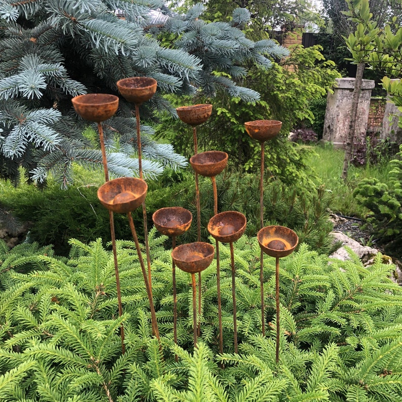 Rusty Flowers Set of 10 – Garden Stakes, Rain Catchers, Metal Yard Art ...