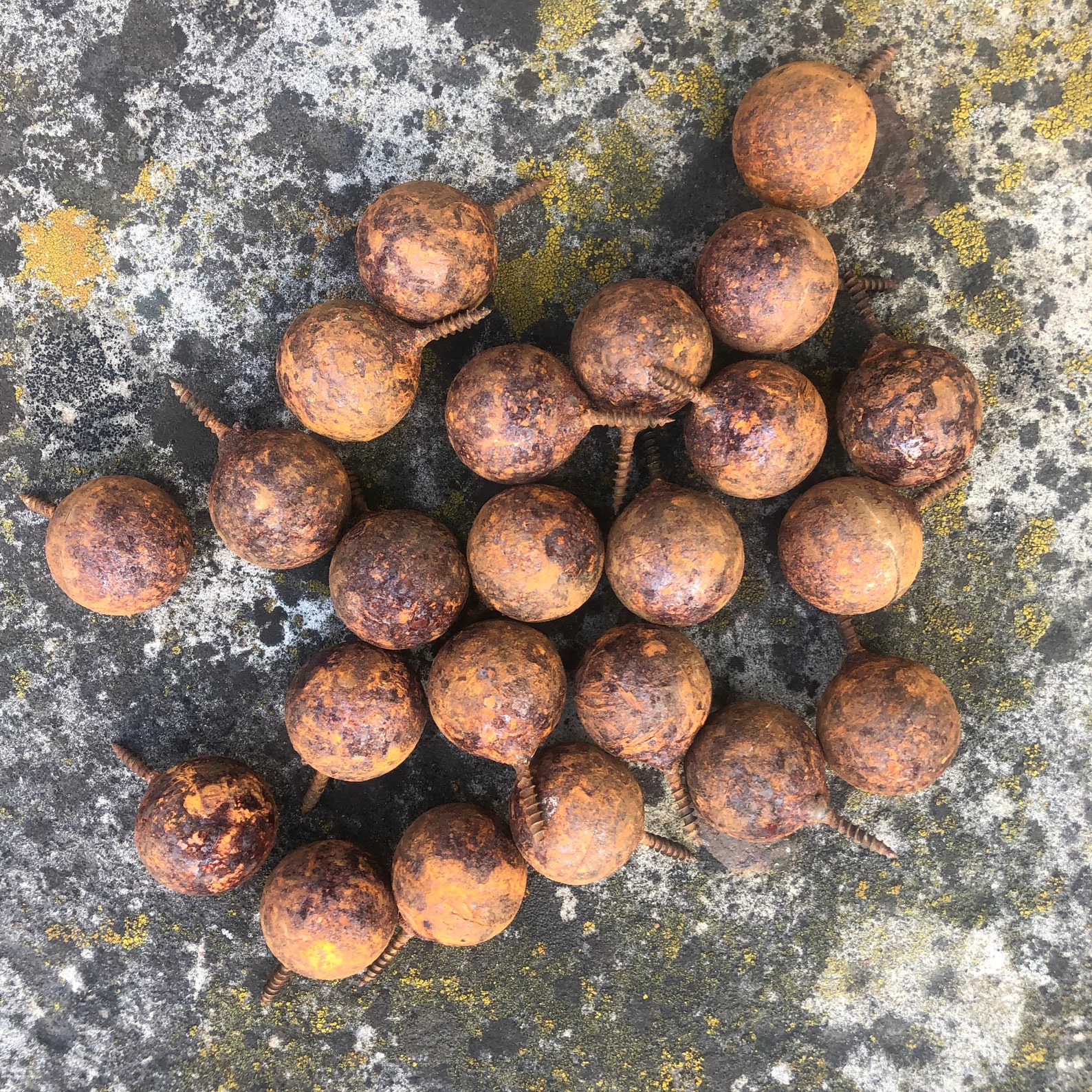 50 Pcs of Rusty Metal Balls With a Screw Rusty Art | Etsy