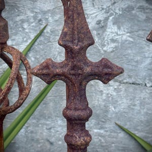 Rusty Metal Garden Stakes, Rusty Set of 6 Metal Peaks, Garden Art ...