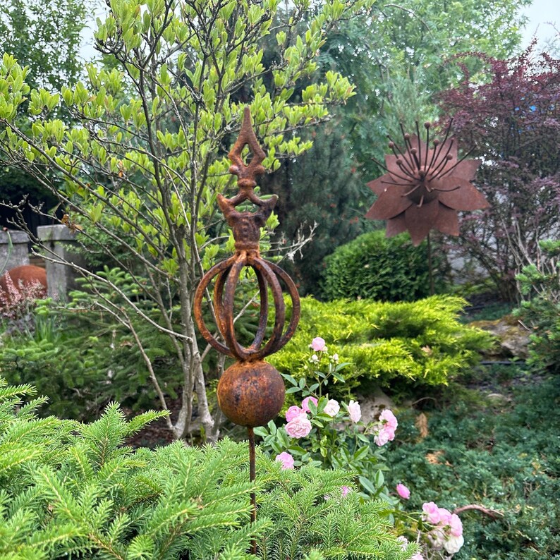 Rusty Metal Garden Finial Stakes, Vintage Yard Art - Etsy