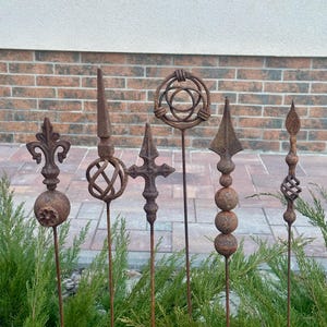 Rusty Metal Garden Stakes, Rusty Set of 6 Metal Peaks, Garden Art ...