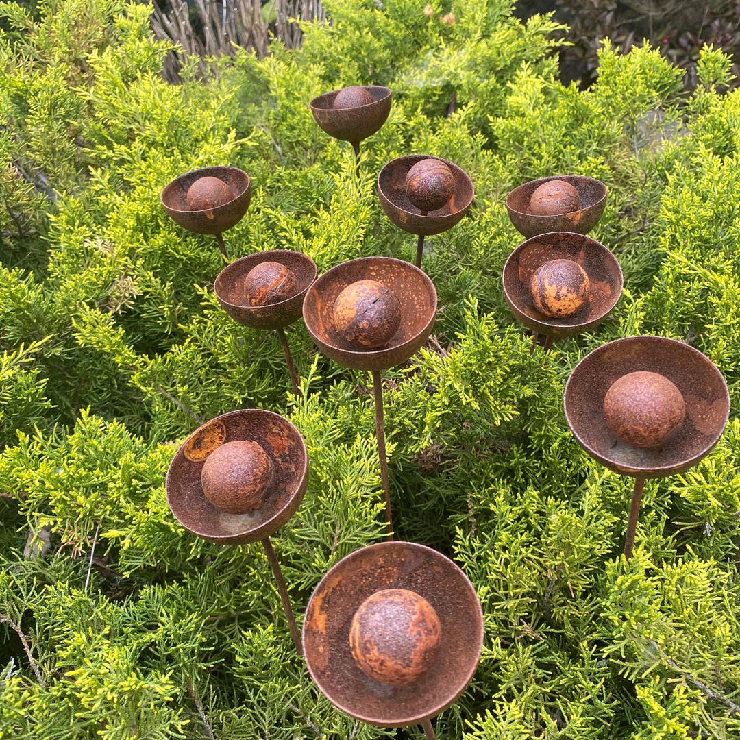 Set of 10 Rusty Flowers, Metal Garden Decorations, Yard Art, Outdoor ...
