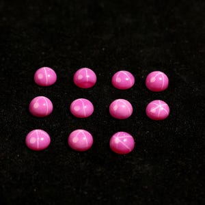 Lindy Star Sapphire - Pink Star Sapphire Oval 8x8. Round Gemstone ...