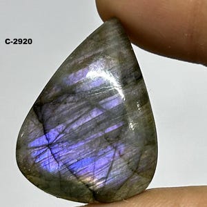Purple Labradorite - Attractive Purple Labradorite Gemstone for Making ...