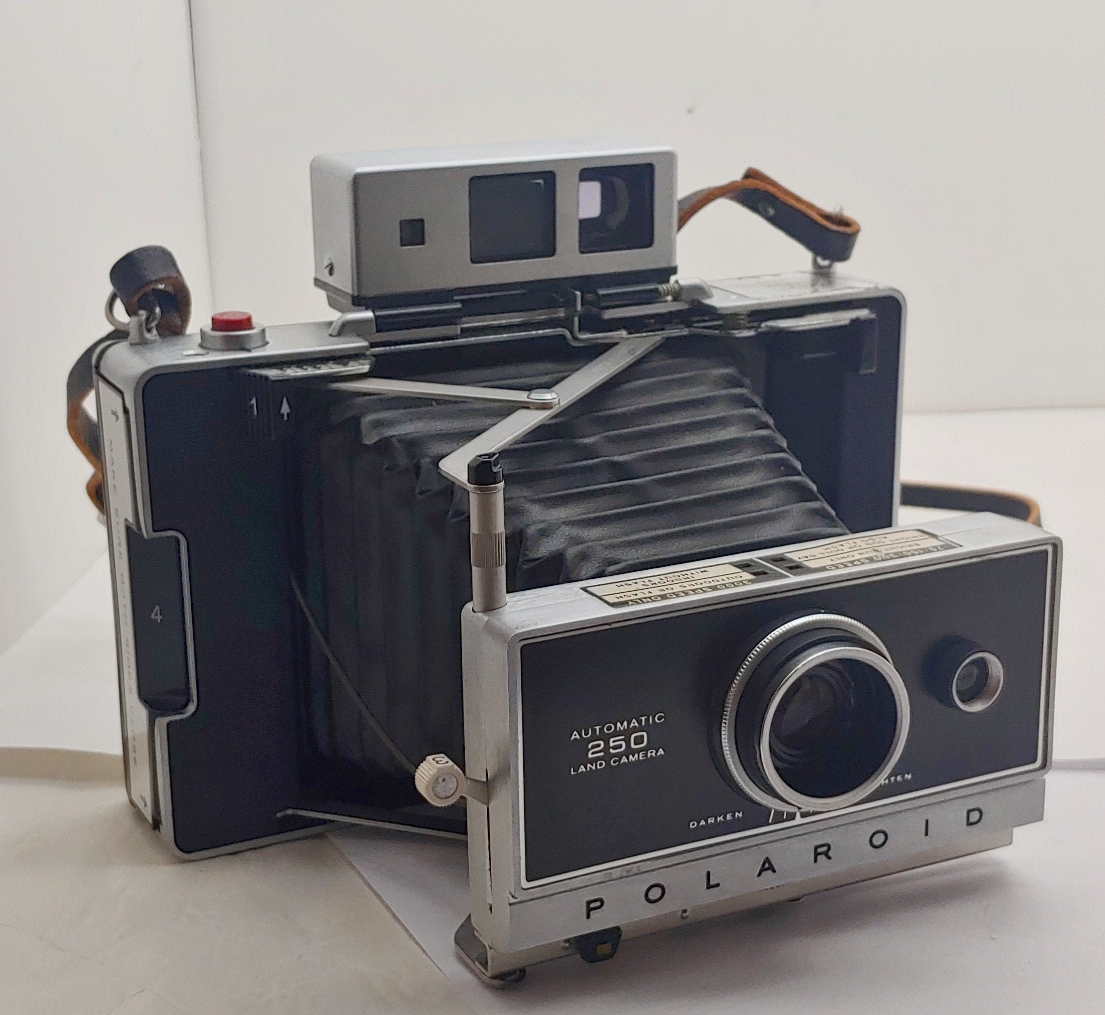 Folding Camera Vintage Polaroid Automatic 250 Land Camera Etsy Folding Camera Vintage Polaroid Automatic 250 Land Camera Etsy