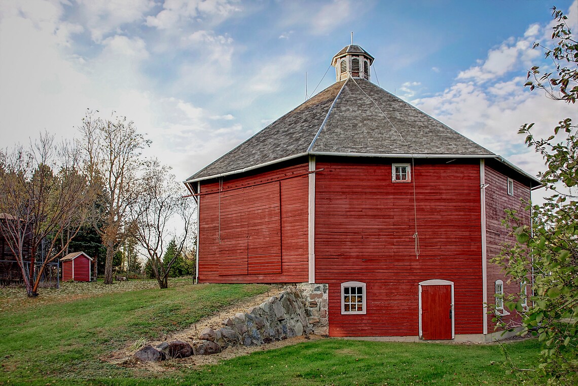 Round Barn Photo Country Landscape Photo Red Round Barn | Etsy