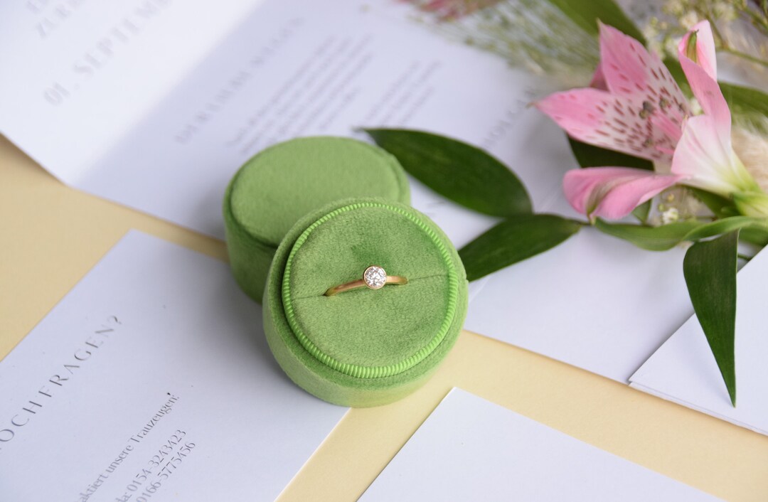 Ring Box for Wedding Round in Green, Velvet Box, Jewelry Box - Etsy