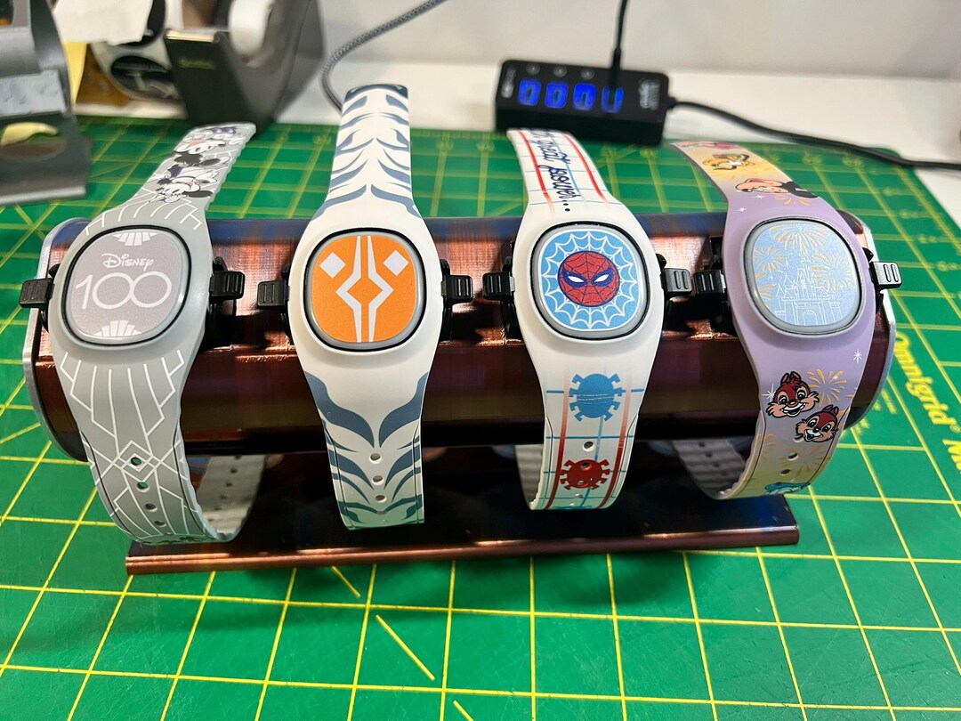 Magic Band Plus Stand - Etsy