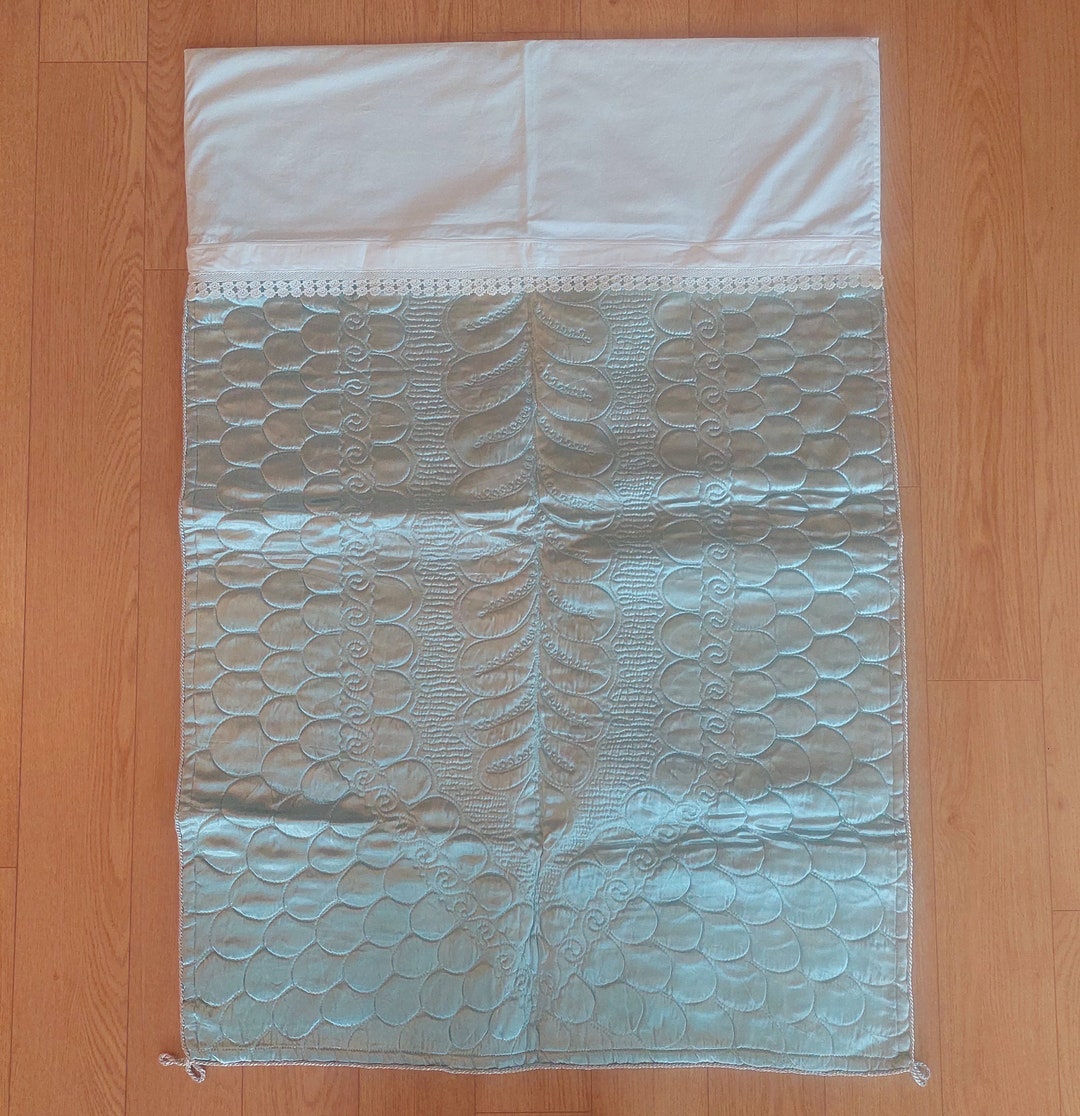 Vintage Turkish Prayer Mat, Satin Quilted Prayer Rug 1990's, Handmade ...