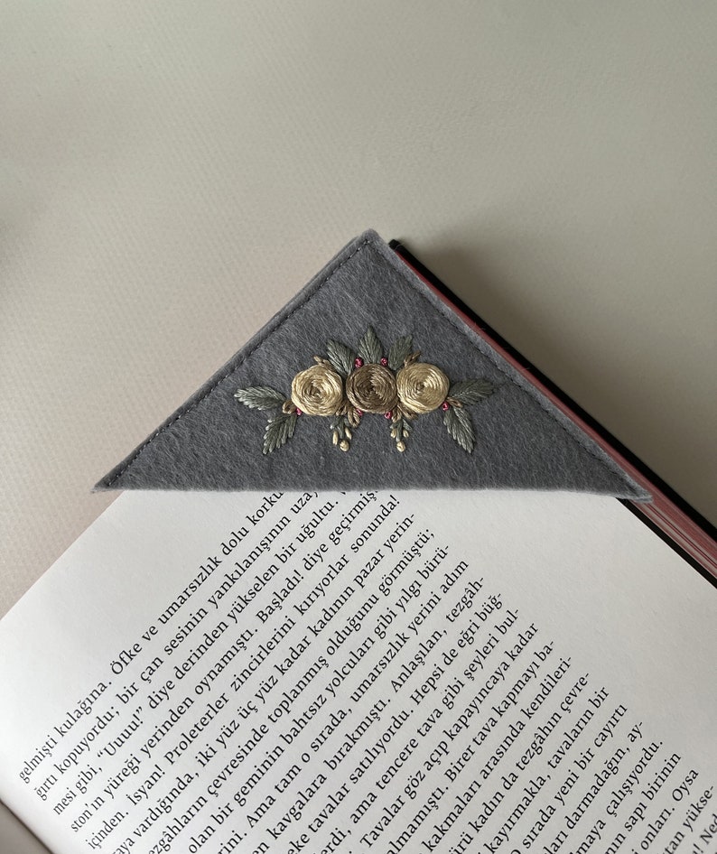 Embroidered Corner Bookmark, Floral Bookmark, Gifts for Book Lover ...