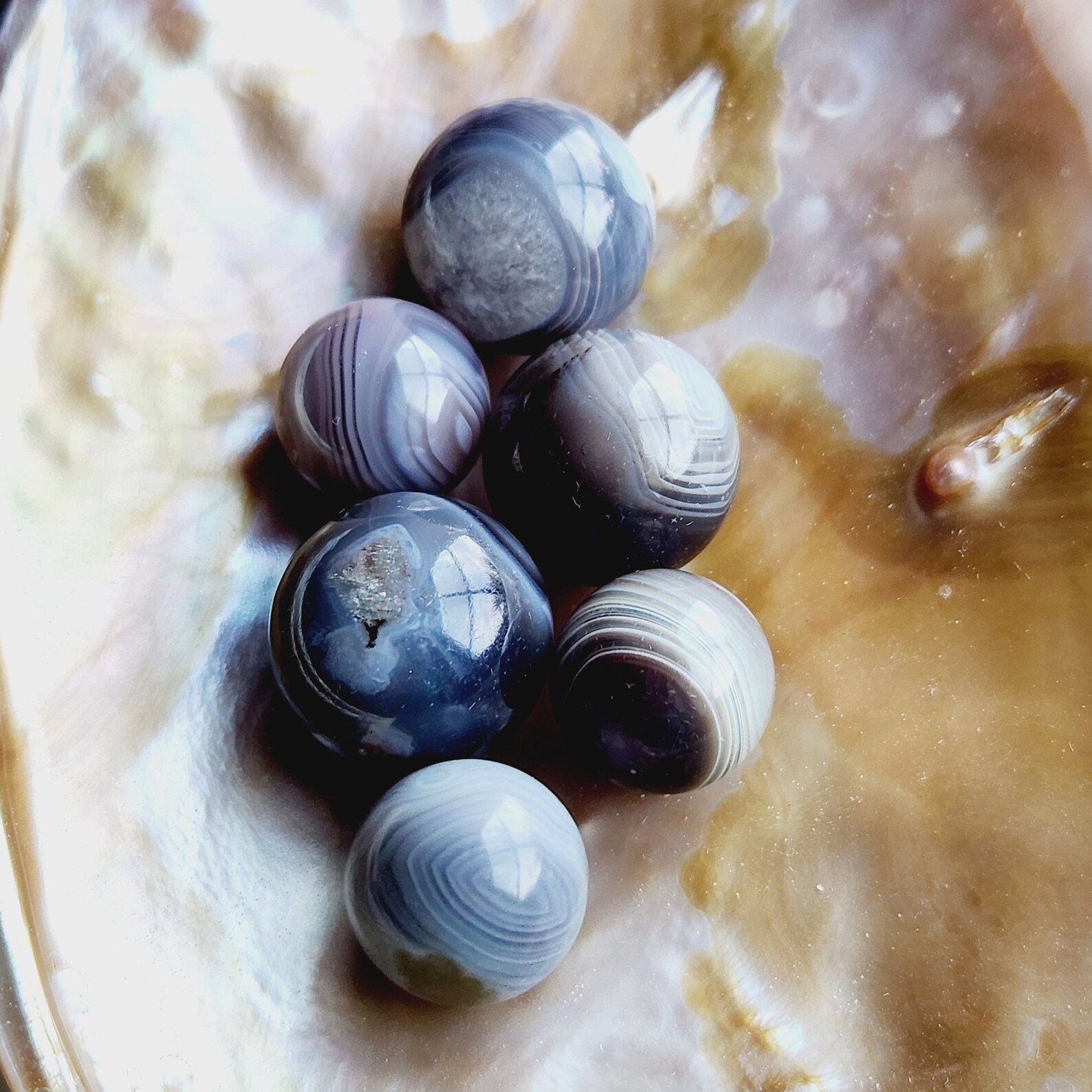 Agate Sphere - Mini Small Black Gray Agate Crystal Spheres • Alter ...
