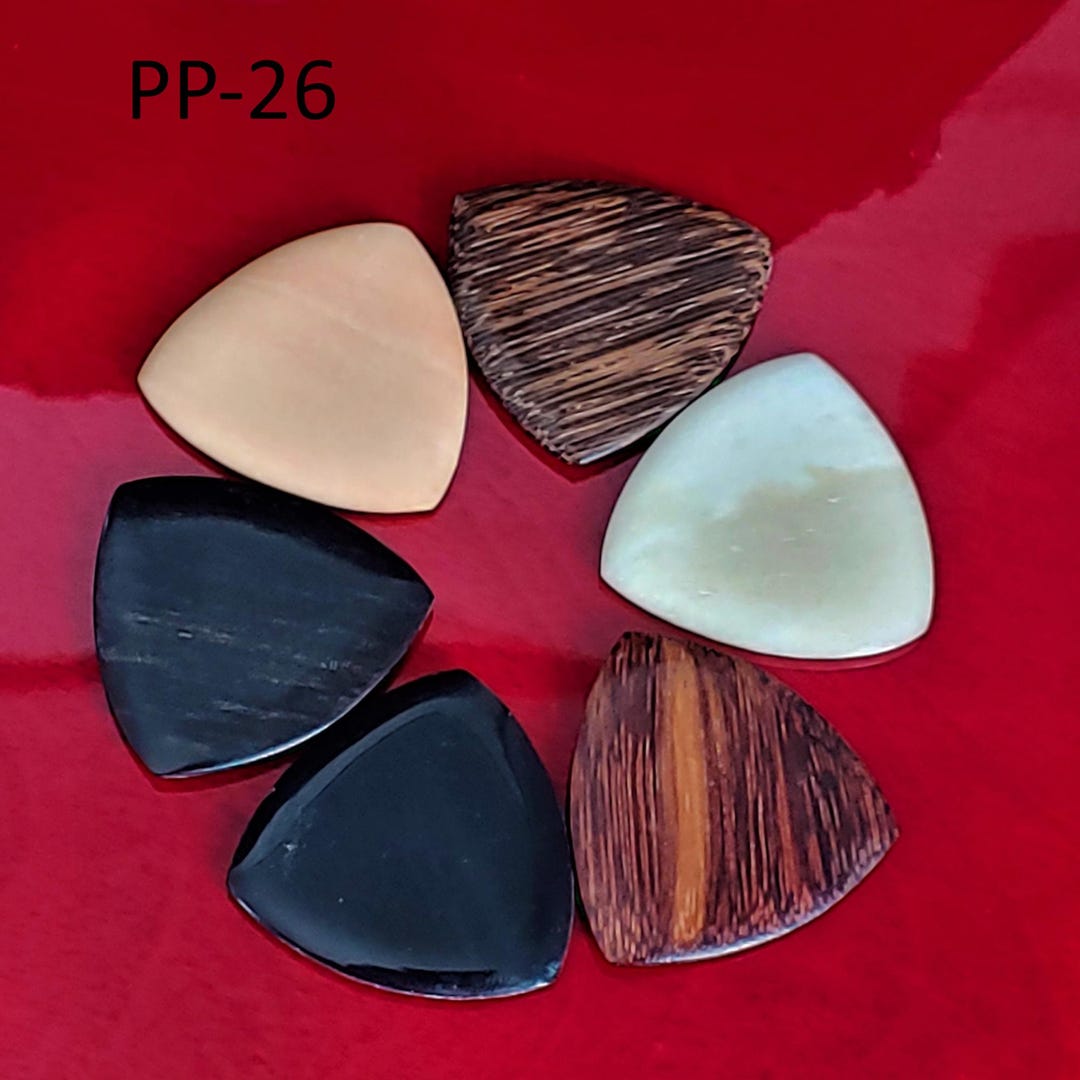 Pack of 6 Guitar Picks- Assorted Sizes, Shaped Picks Made of Woods ...