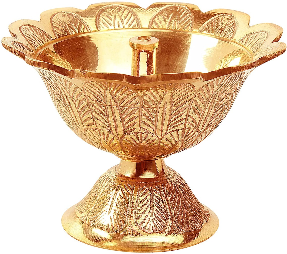 Handmade Brass Indian Puja Oil Lamp, Golden Diya Lamp Engraved Design ...