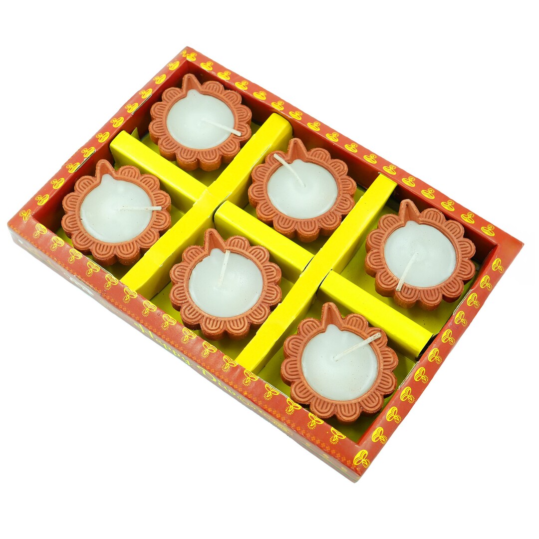 Pack of 18 Festive Diyas Decorations Oil Lamp Diwali Lights Clay Diyas ...