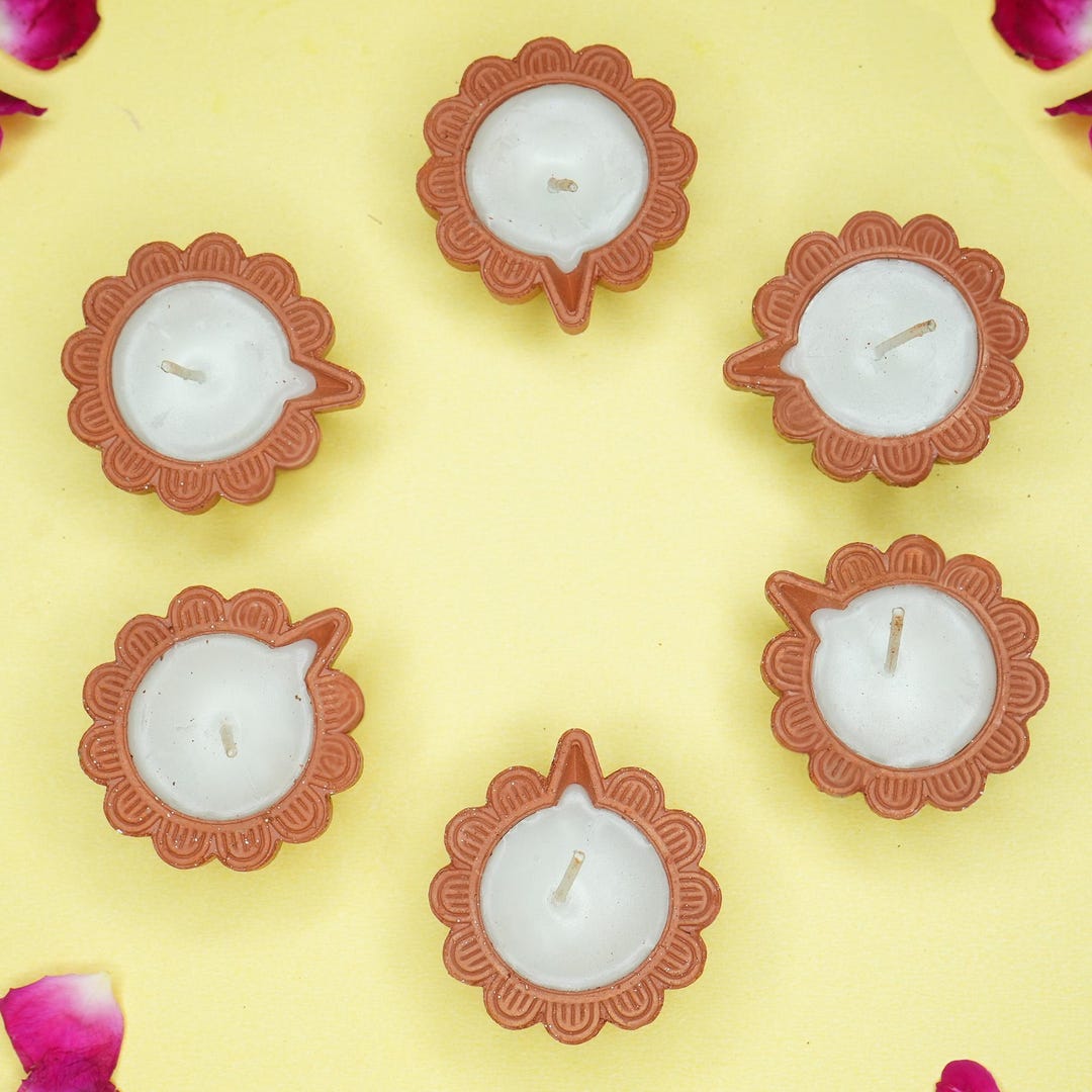 Pack of 18 Festive Diyas Decorations Oil Lamp Diwali Lights Clay Diyas ...