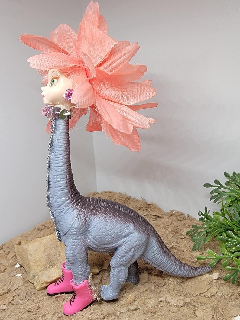 Dinopeep Apaterra. A Member of the Dinosapian Species, a Human Dinosaur ...