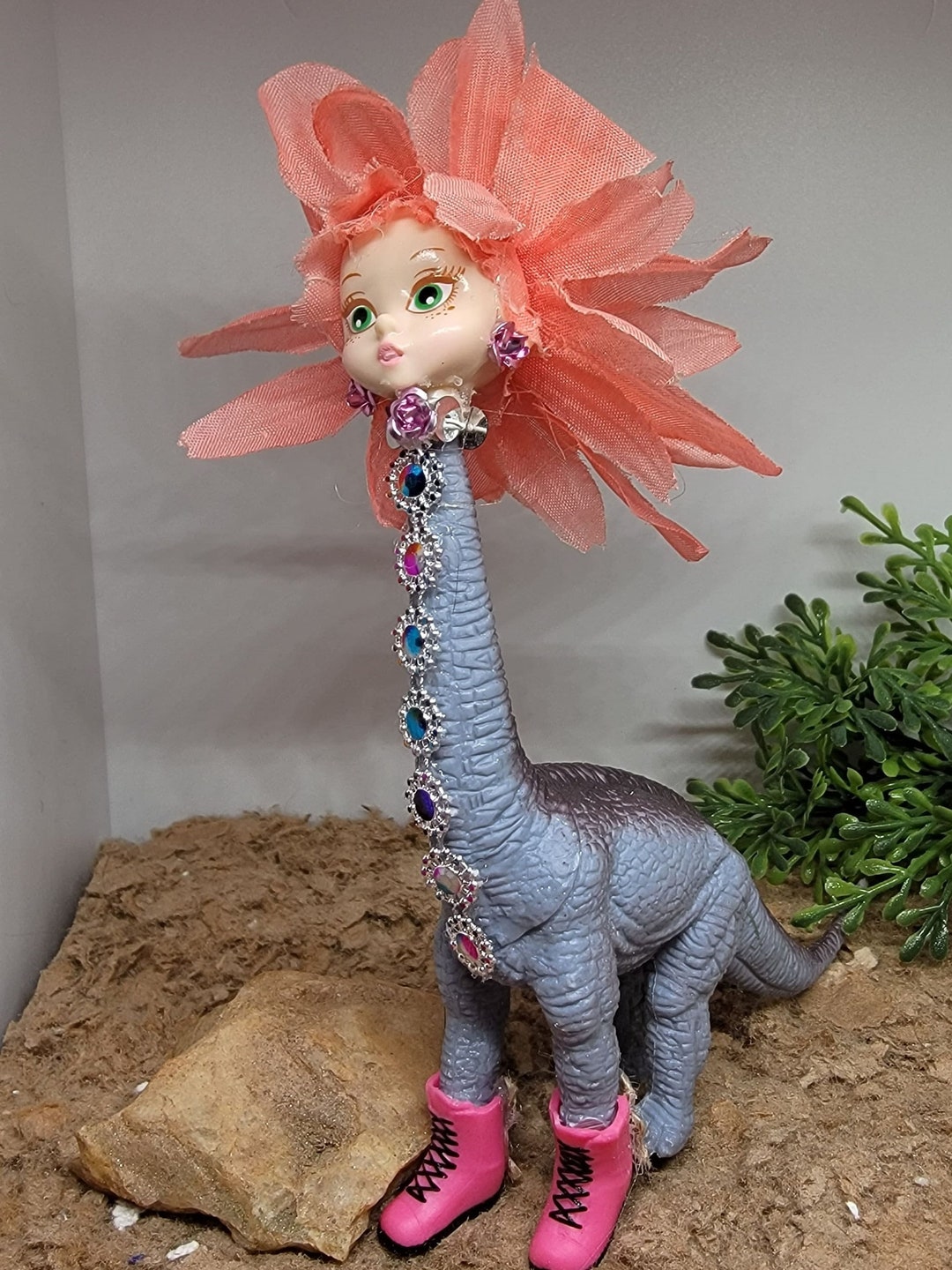 Dinopeep Apaterra. A Member of the Dinosapian Species, a Human Dinosaur ...