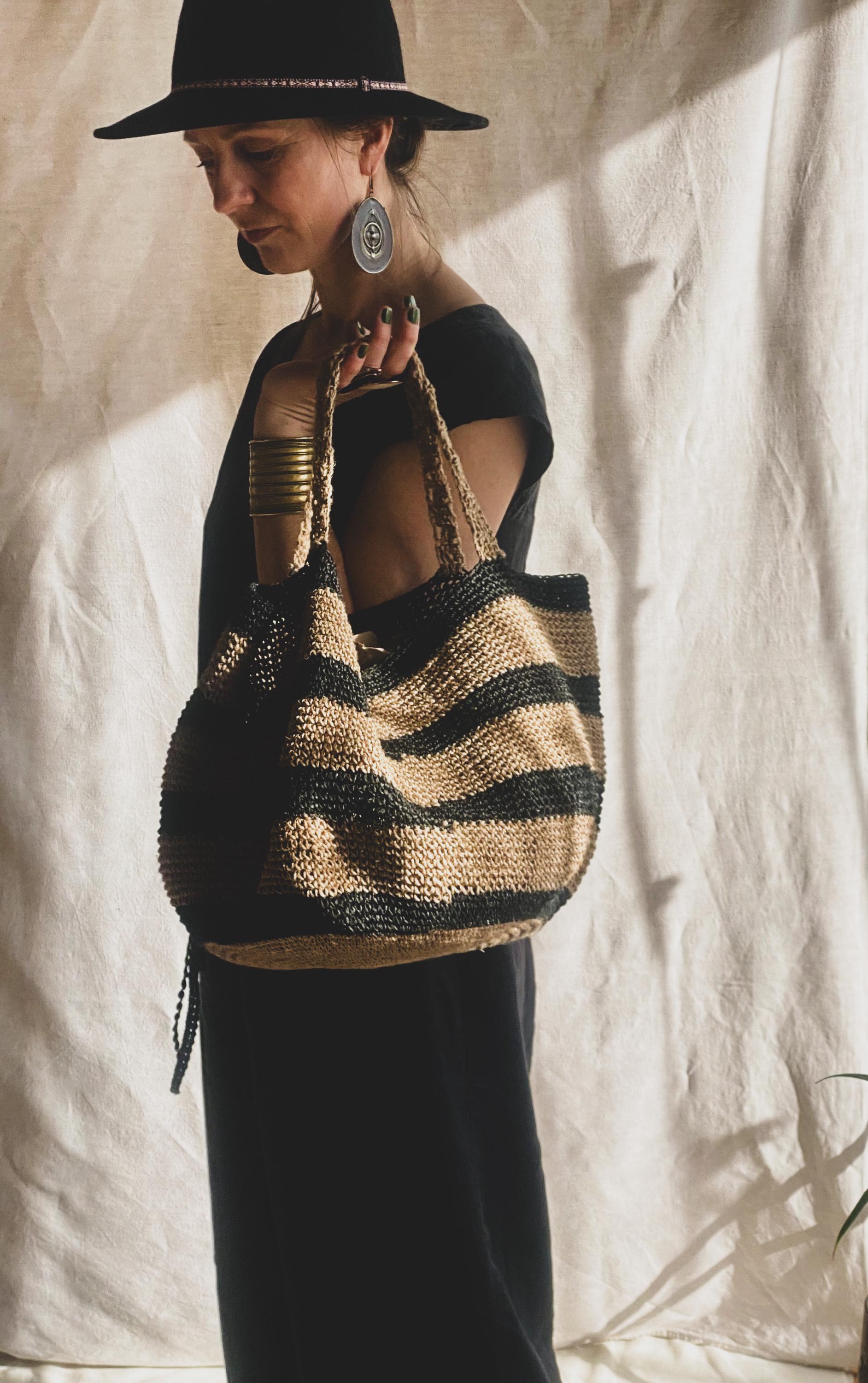 Big Raffia Bag of African Palm Leave Cord,black & Beige Beach,large ...