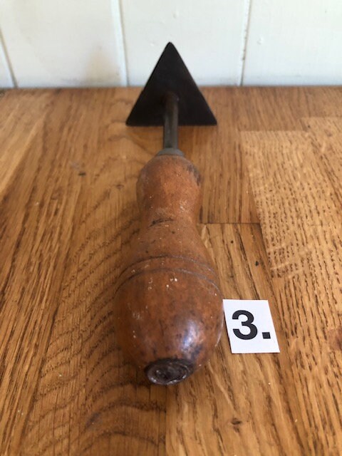 A Selection of Five Vintage Shave Hooks - Etsy UK