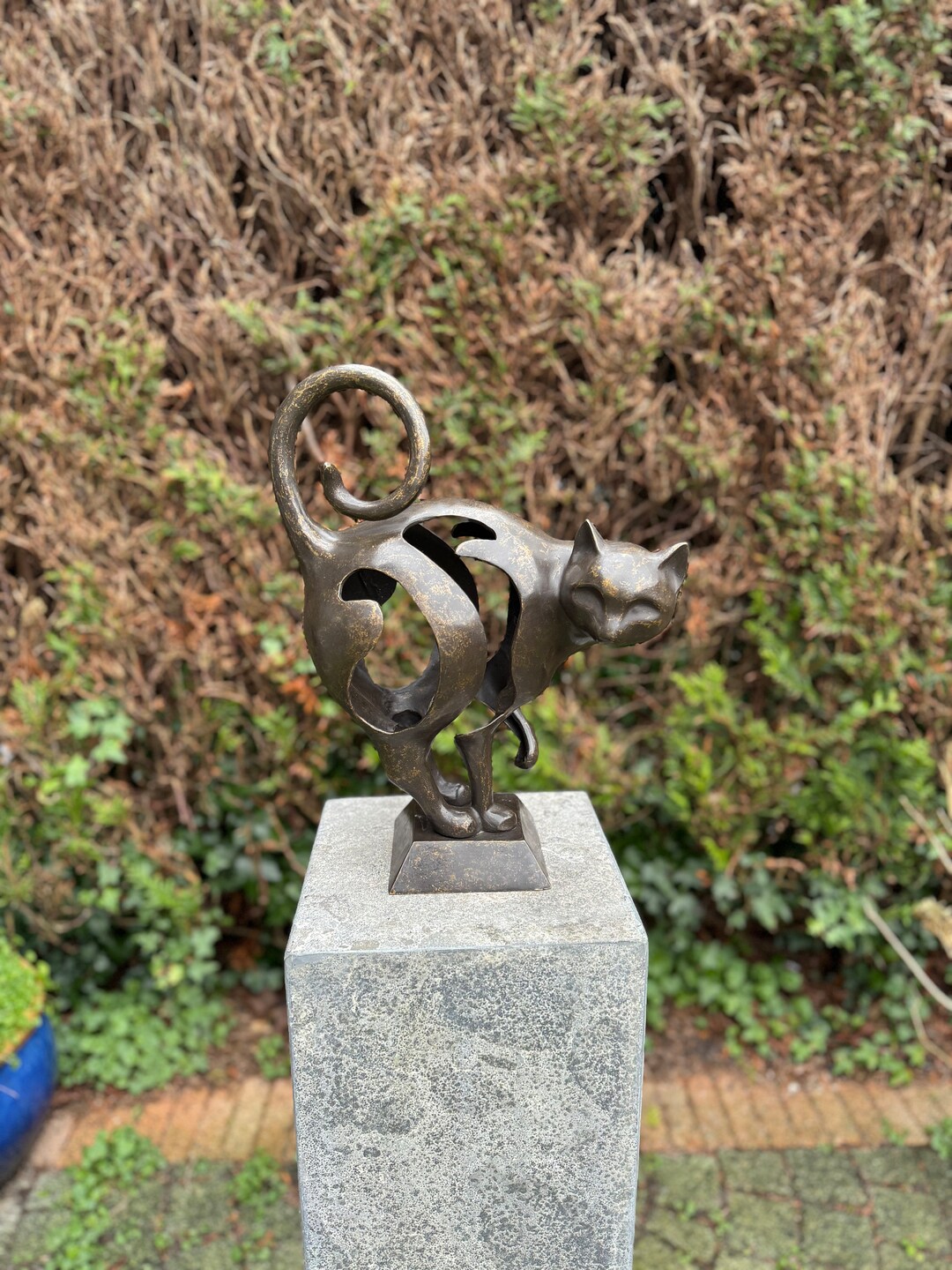 Bronze Abstract Cat Sculpture - Whimsical Elegance in Art. 30x13x39 Cm ...
