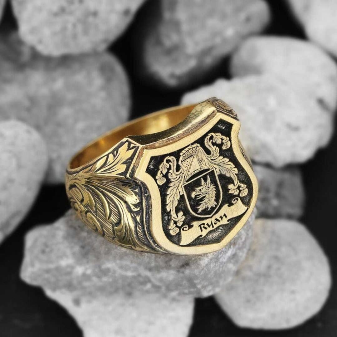 Family Crest Signet Ring, Coat of Arms Signet Ring, Family Crest Rings ...