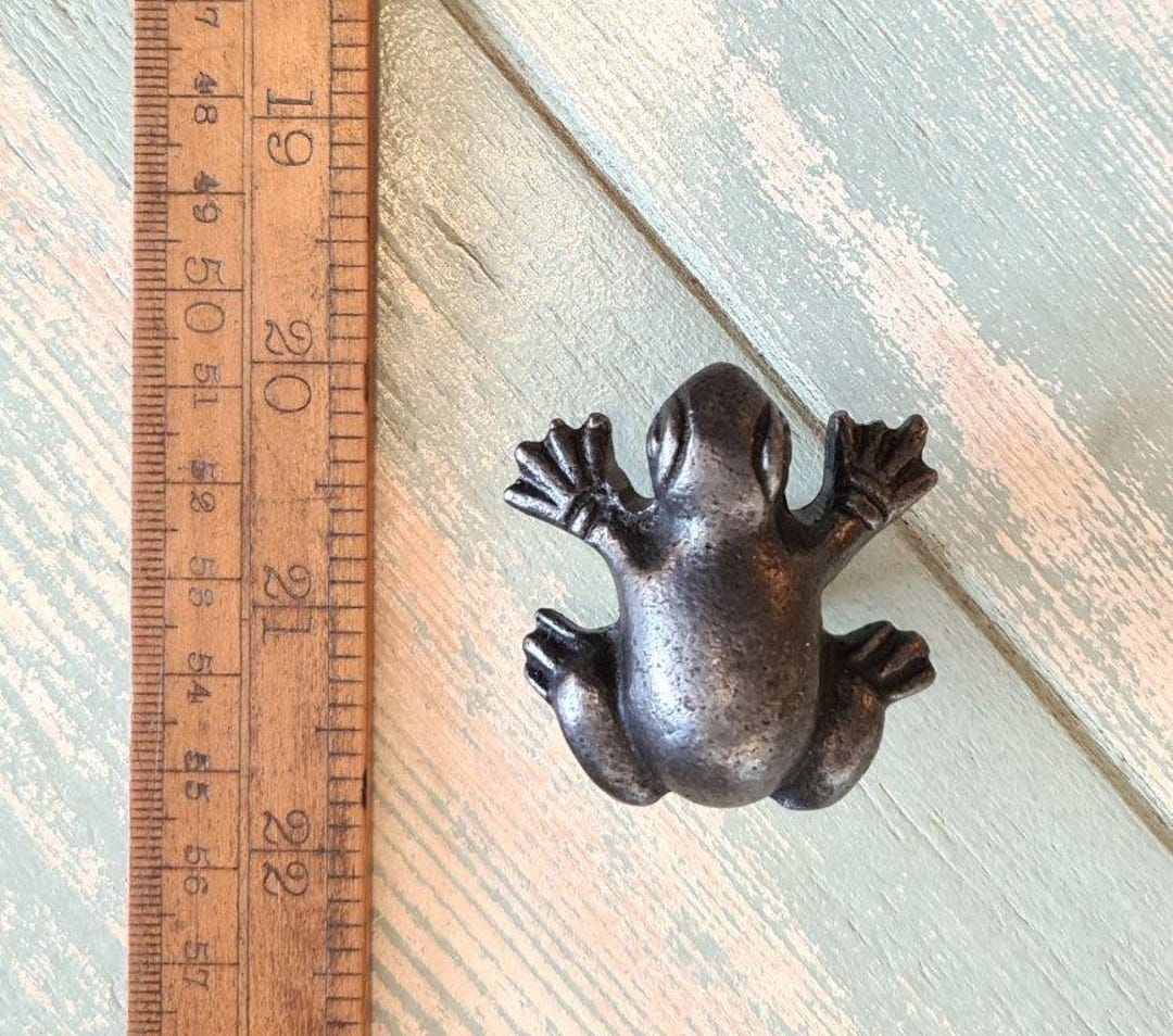 FROG \ Cast Iron Animal Knob \ Rustic Industrial Drawer Handle - Etsy